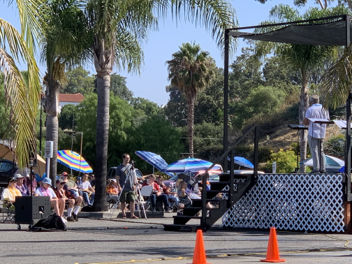 How to Hold an Outdoor Church Service that People Love - PastorMentor